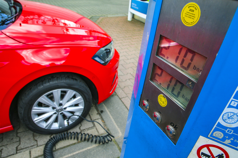 News:Tipp: Autoreifen aufpumpen - Notfalls per Hand :: MOTOR-EXCLUSIVE.de